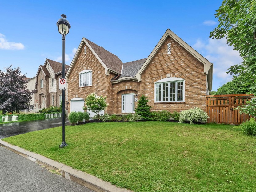 Company : Julie Turcotte